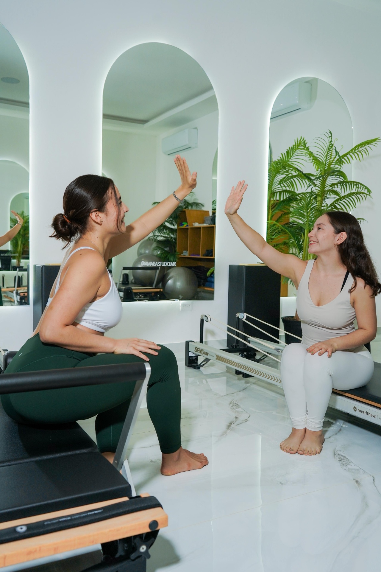 Amara Studio | Pilates, Barre y Yoga en México